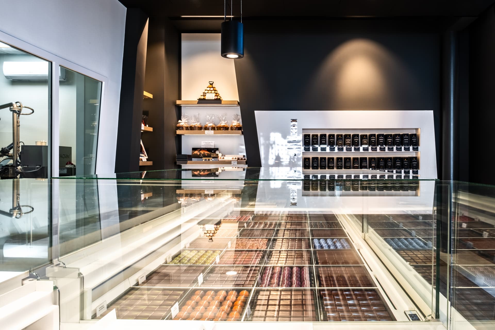 Vincent Vallée, World's Best Chocolatier and Relais Dessert Member ...